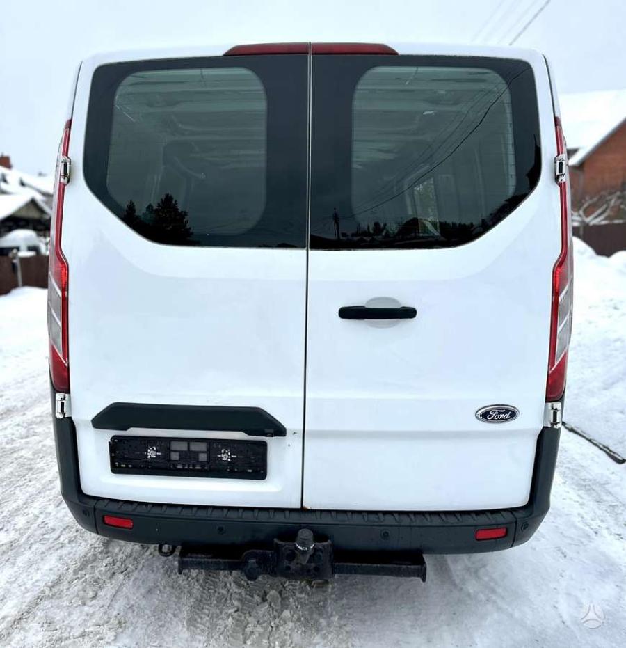 White Ford Transit Custom 2016 in Panevezys, with an engine capacity of 2.20 L and mileage of 126 thousand km for 7750 €, photo 6 on AUTOMOTO.COM.LV