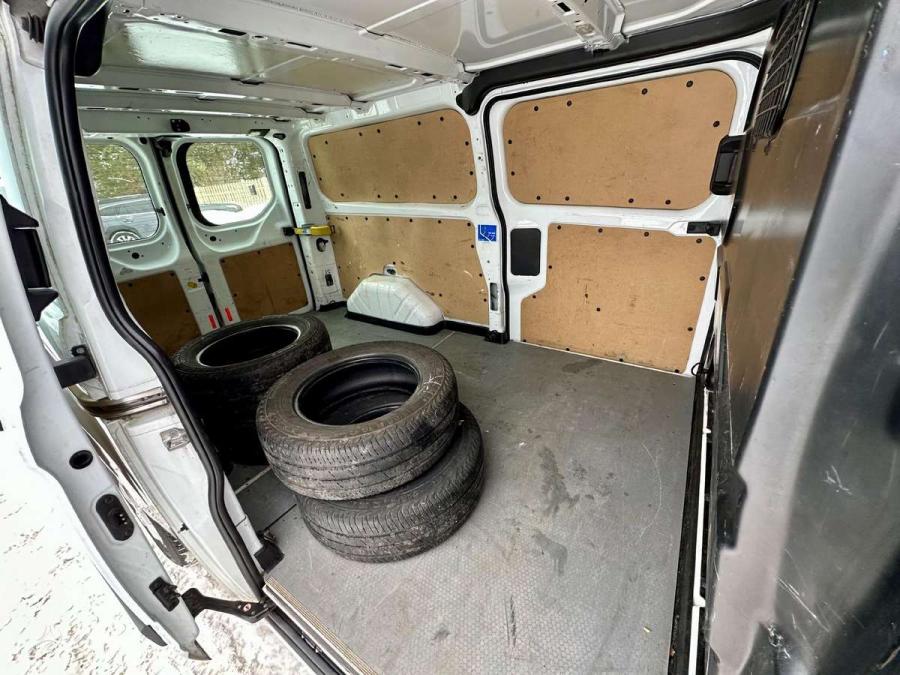 White Ford Transit Custom 2016 in Panevezys, with an engine capacity of 2.20 L and mileage of 126 thousand km for 7750 €, photo 13 on AUTOMOTO.COM.LV