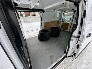 White Ford Transit Custom 2016 in Panevezys, with an engine capacity of 2.20 L and mileage of 126 thousand km for 7750 €, photo 14 on AUTOMOTO.COM.LV