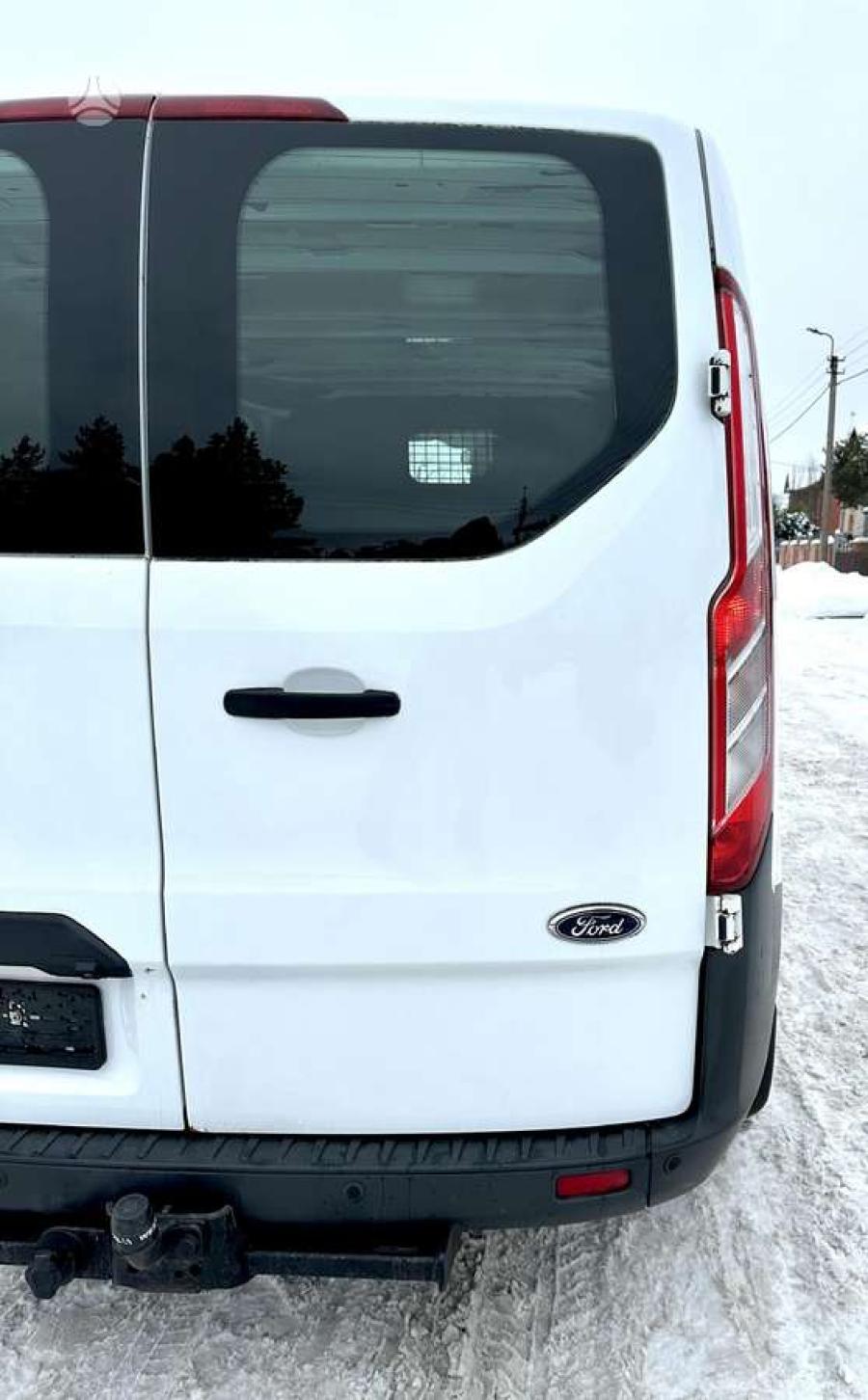 White Ford Transit Custom 2016 in Panevezys, with an engine capacity of 2.20 L and mileage of 126 thousand km for 7750 €, photo 39 on AUTOMOTO.COM.LV