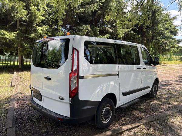 White Ford Transit Custom 2016 in Utena, with an engine capacity of 2.20 L and mileage of 286 thousand km for 8200 €, photo 4 on AUTOMOTO.COM.LV