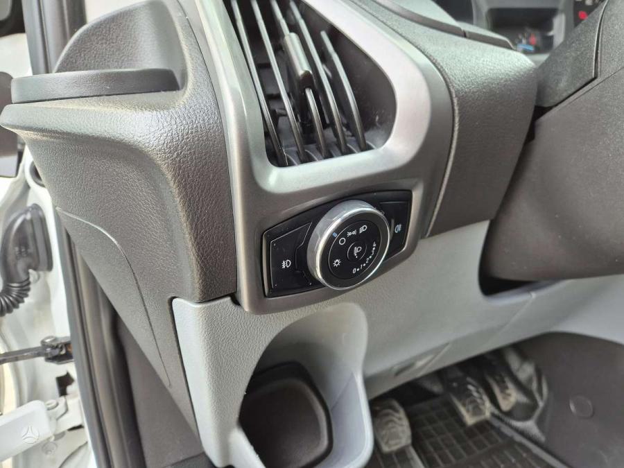 White Ford Transit Custom 2016 in Marijampole, with an engine capacity of 2.20 L and mileage of 221 thousand km for 12500 €, photo 14 on AUTOMOTO.COM.LV