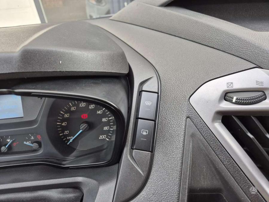 White Ford Transit Custom 2016 in Marijampole, with an engine capacity of 2.20 L and mileage of 221 thousand km for 12500 €, photo 17 on AUTOMOTO.COM.LV