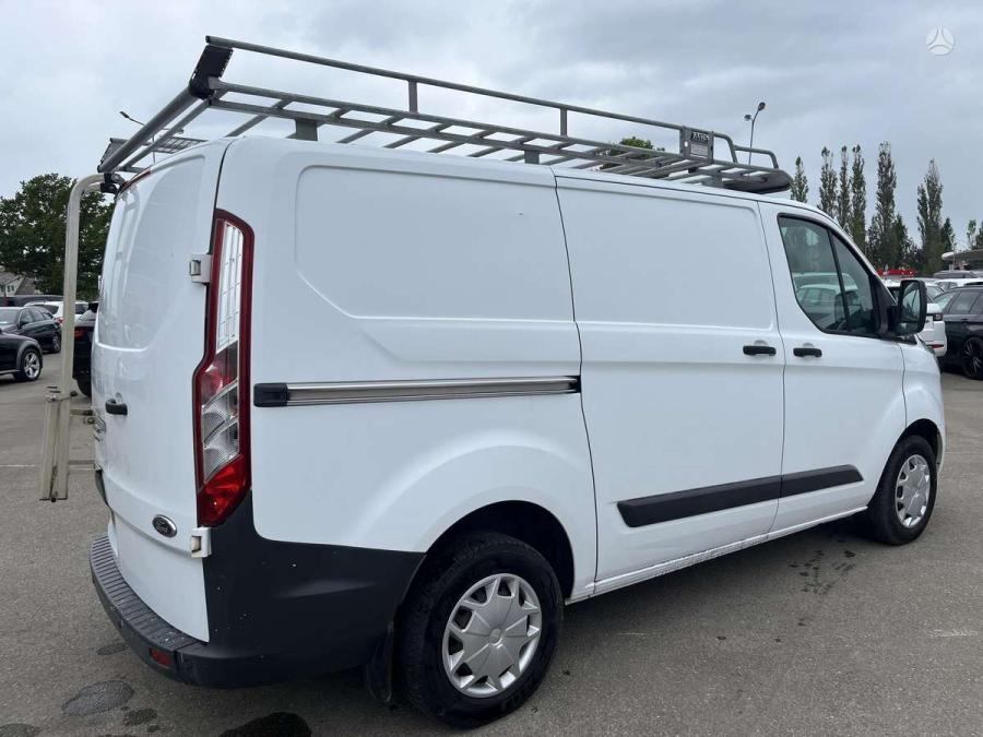 Balts Ford Transit Custom 2016 Tauragė, ar dzinēja tilpumu 2.00 L un nobraukumu 196 tūkst. km par 4600 €, foto 5 vietnē AUTOMOTO.COM.LV