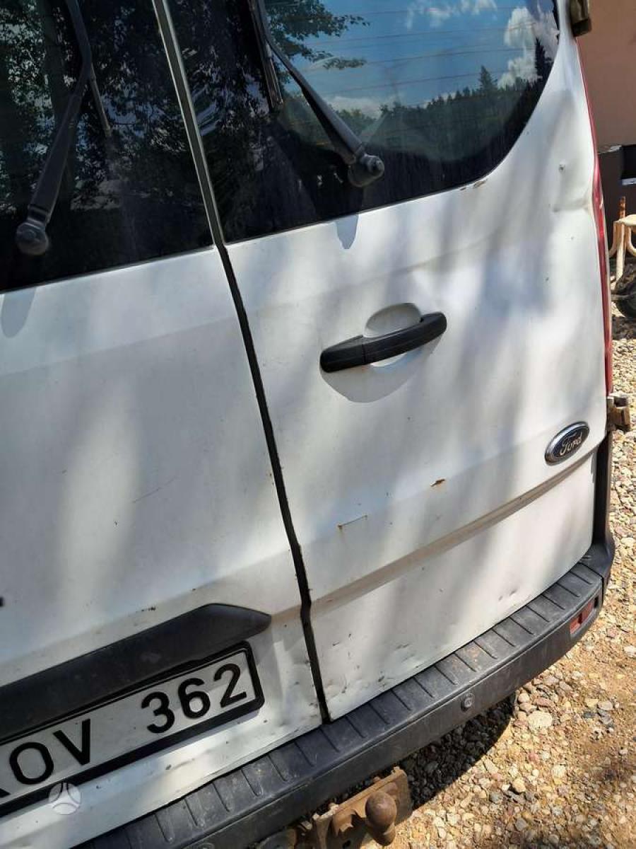 Balts Ford Transit Custom 2016 Viļņa, ar dzinēja tilpumu 2.20 L un nobraukumu 352 tūkst. km par 4100 €, foto 7 vietnē AUTOMOTO.COM.LV