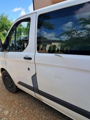 Balts Ford Transit Custom 2016 Viļņa, ar dzinēja tilpumu 2.20 L un nobraukumu 352 tūkst. km par 4100 €, foto 8 vietnē AUTOMOTO.COM.LV