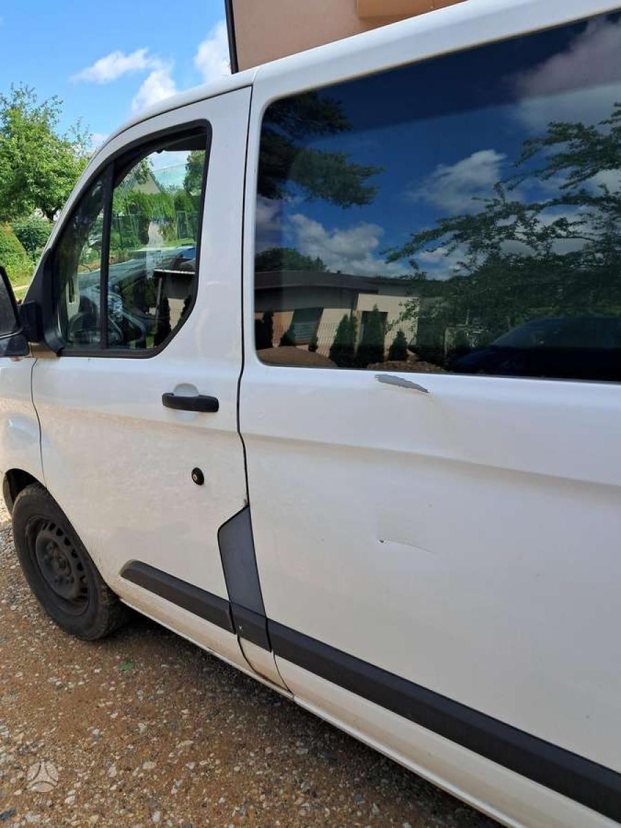 Balts Ford Transit Custom 2016 Viļņa, ar dzinēja tilpumu 2.20 L un nobraukumu 352 tūkst. km par 4100 €, foto 8 vietnē AUTOMOTO.COM.LV