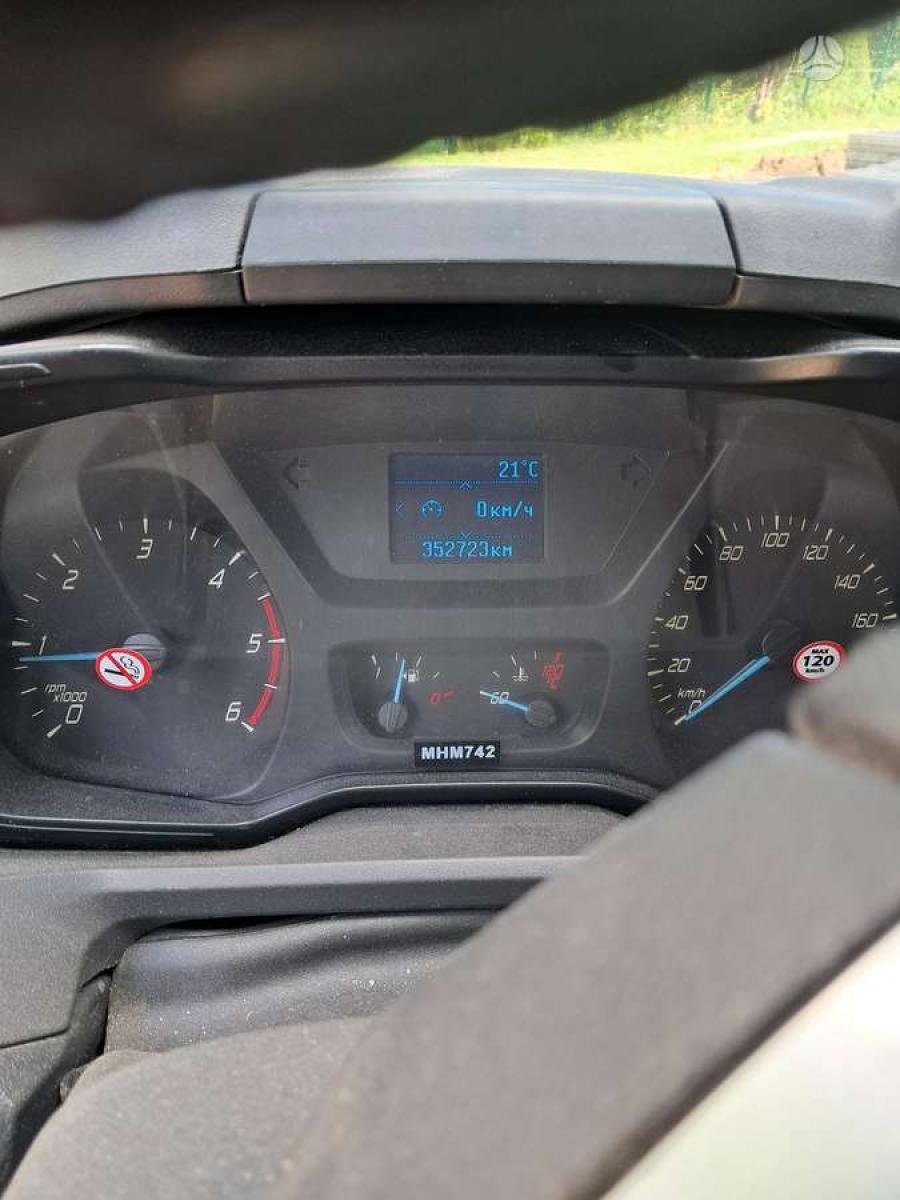 Balts Ford Transit Custom 2016 Viļņa, ar dzinēja tilpumu 2.20 L un nobraukumu 352 tūkst. km par 4100 €, foto 11 vietnē AUTOMOTO.COM.LV