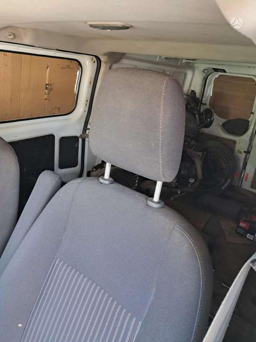 Balts Ford Transit Custom 2016 Viļņa, ar dzinēja tilpumu 2.20 L un nobraukumu 352 tūkst. km par 4100 €, foto 12 vietnē AUTOMOTO.COM.LV