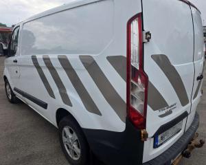 White Ford Transit Custom 2016 in Marijampole, with an engine capacity of 2.20 L and mileage of 257 thousand km for 4250 €, photo 4 on AUTOMOTO.COM.LV