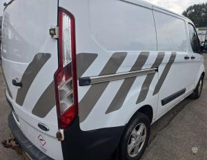 White Ford Transit Custom 2016 in Marijampole, with an engine capacity of 2.20 L and mileage of 257 thousand km for 4250 €, photo 5 on AUTOMOTO.COM.LV