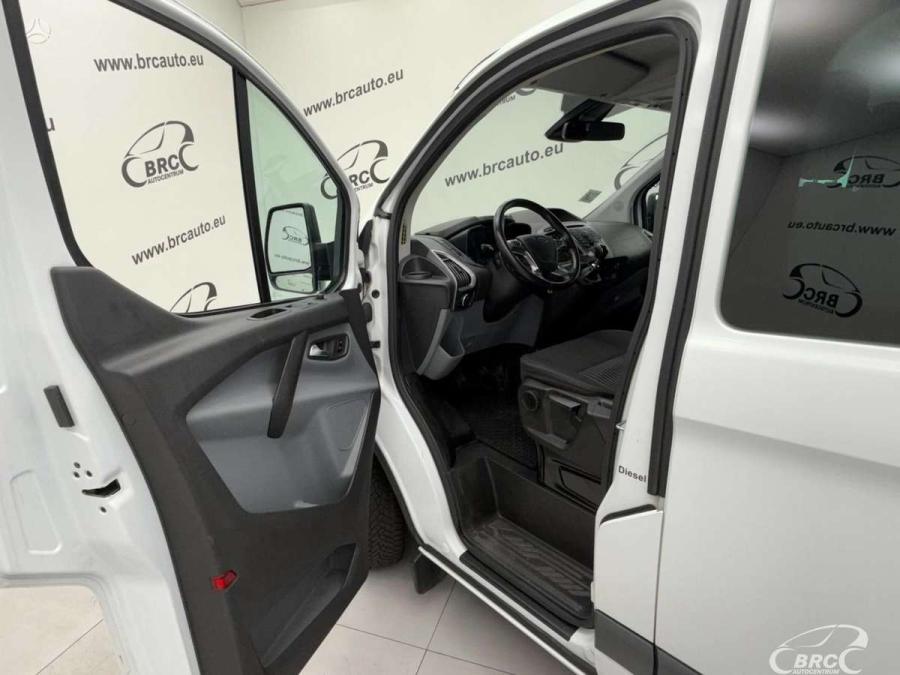 White Ford Transit Custom 2016 in Vilnius, with an engine capacity of 2.00 L and mileage of 240 thousand km for 11000 €, photo 10 on AUTOMOTO.COM.LV