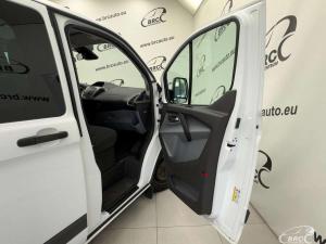 White Ford Transit Custom 2016 in Vilnius, with an engine capacity of 2.00 L and mileage of 240 thousand km for 11000 €, photo 11 on AUTOMOTO.COM.LV