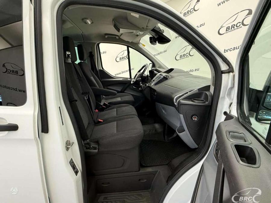 White Ford Transit Custom 2016 in Vilnius, with an engine capacity of 2.00 L and mileage of 240 thousand km for 11000 €, photo 12 on AUTOMOTO.COM.LV