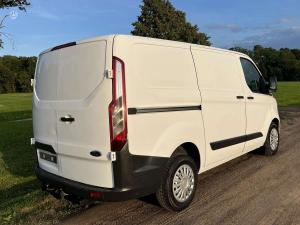 White Ford Transit Custom 2016 in Silale, with an engine capacity of 2.20 L and mileage of 250 thousand km for 5290 €, photo 6 on AUTOMOTO.COM.LV