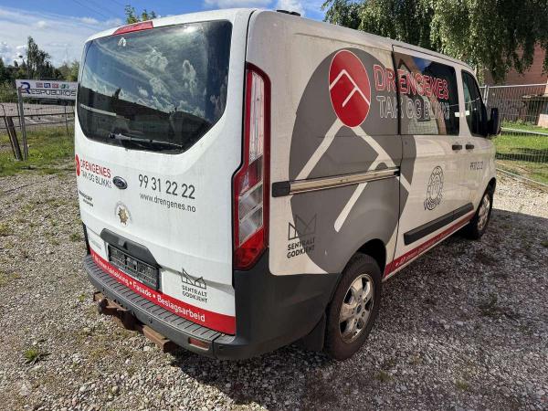 White Ford Transit Custom 2016 in Klaipeda, with an engine capacity of 2.00 L and mileage of 209 thousand km for 3900 €, photo 5 on AUTOMOTO.COM.LV