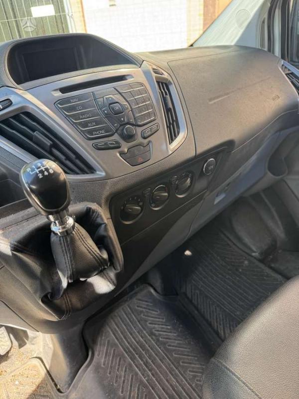 White Ford Transit Custom 2016 in Klaipeda, with an engine capacity of 2.00 L and mileage of 209 thousand km for 3900 €, photo 8 on AUTOMOTO.COM.LV