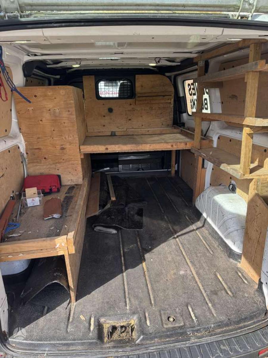 Balts Ford Transit Custom 2016 Klaipėda, ar dzinēja tilpumu 2.00 L un nobraukumu 209 tūkst. km par 3900 €, foto 10 vietnē AUTOMOTO.COM.LV