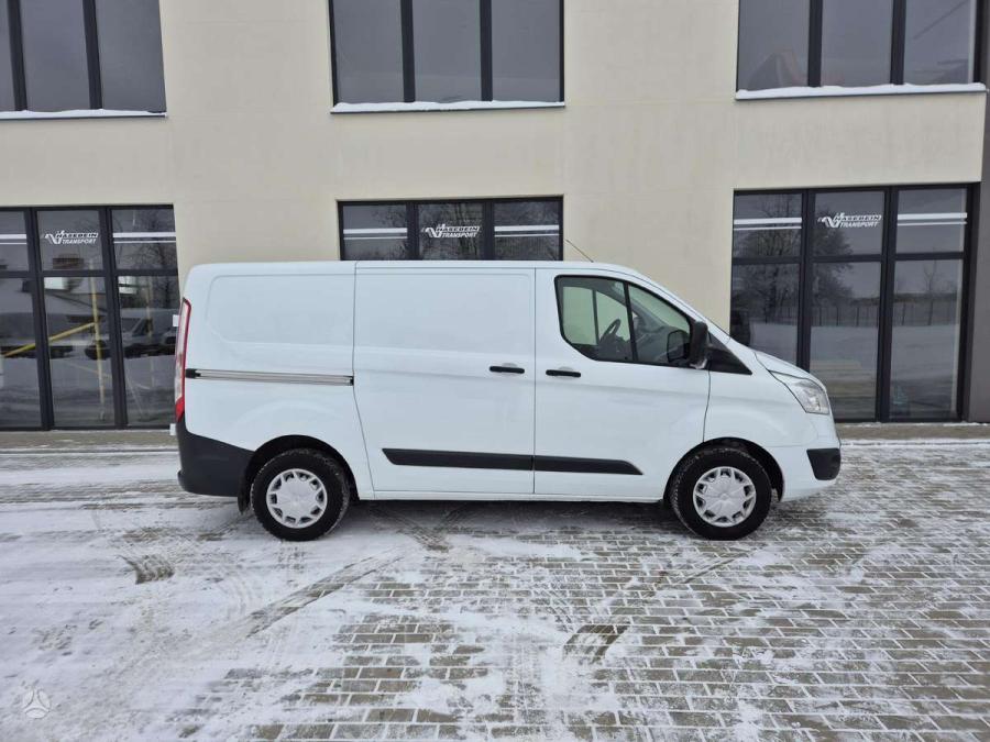 Balts Ford Transit Custom 2017 Marijampole, ar dzinēja tilpumu 2.00 L un nobraukumu 180 tūkst. km par 8000 €, foto 5 vietnē AUTOMOTO.COM.LV