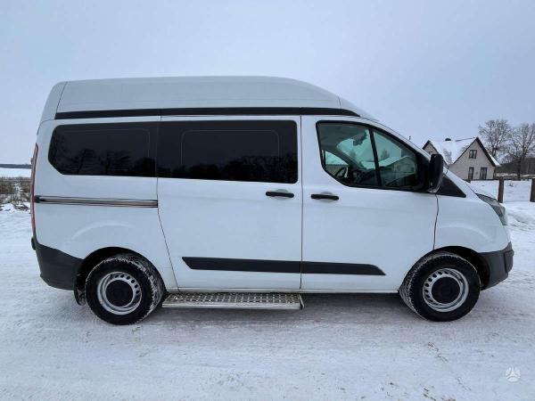White Ford Transit Custom 2017 in Silale, with an engine capacity of 2.00 L and mileage of 159 thousand km for 10390 €, photo 5 on AUTOMOTO.COM.LV