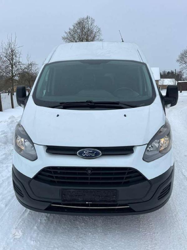 White Ford Transit Custom 2017 in Silale, with an engine capacity of 2.00 L and mileage of 159 thousand km for 10390 €, photo 7 on AUTOMOTO.COM.LV