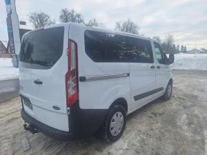 White Ford Transit Custom 2017 in Utena, with an engine capacity of 2.00 L and mileage of 331 thousand km for 8900 €, photo 4 on AUTOMOTO.COM.LV