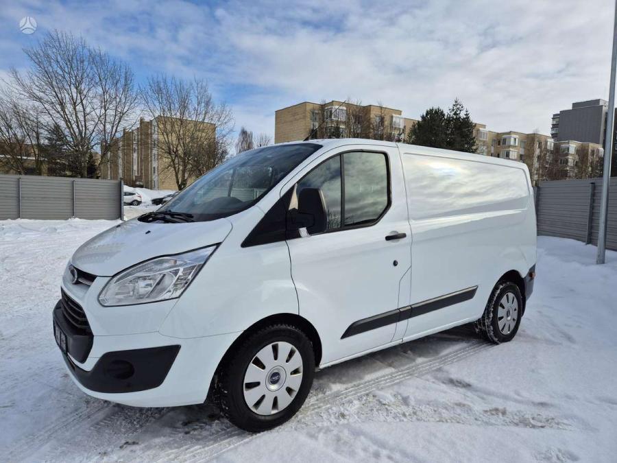 White Ford Transit Custom 2017 in Panevezys, with an engine capacity of 2.00 L and mileage of 335 thousand km for 6100 €, photo 2 on AUTOMOTO.COM.LV