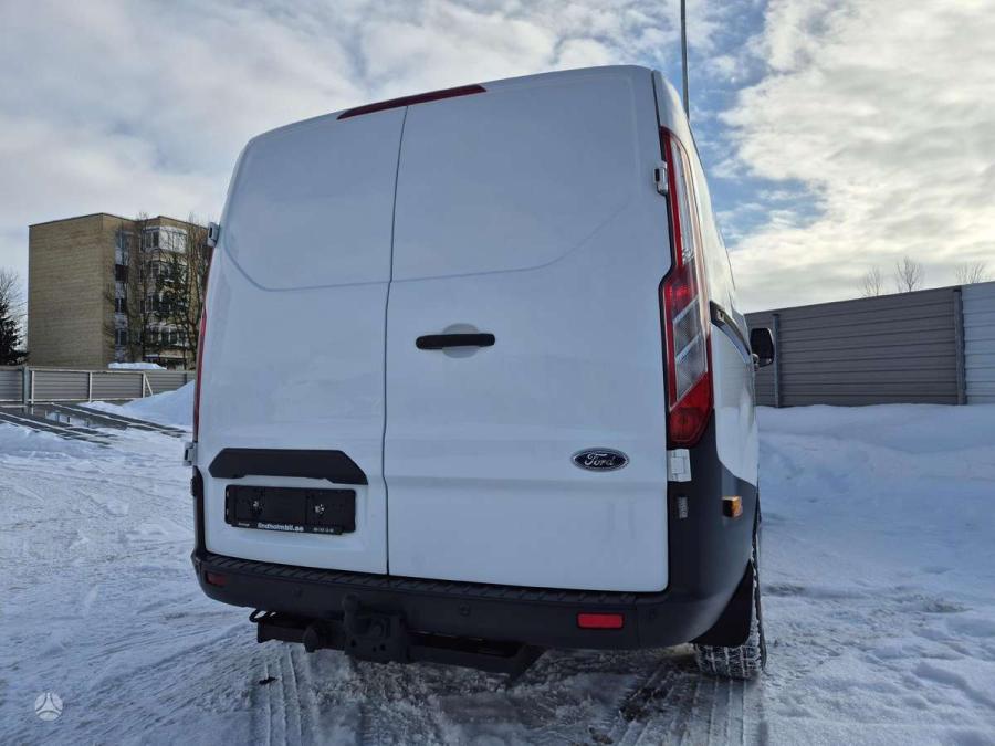 White Ford Transit Custom 2017 in Panevezys, with an engine capacity of 2.00 L and mileage of 335 thousand km for 6100 €, photo 10 on AUTOMOTO.COM.LV