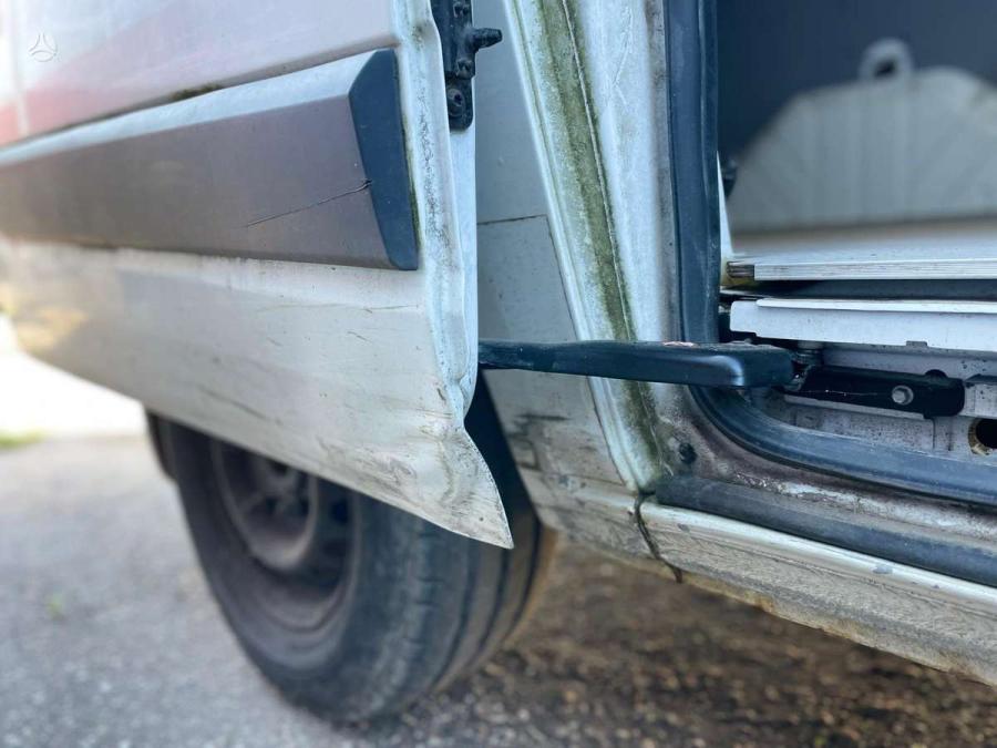 Balts Ford Transit Custom 2017 Tauragė, ar dzinēja tilpumu 1.99 L un nobraukumu 222 tūkst. km par 3400 €, foto 10 vietnē AUTOMOTO.COM.LV