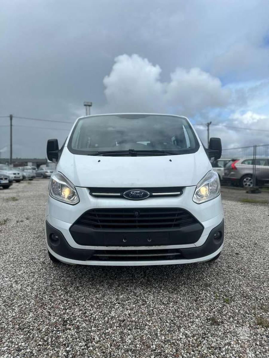 Balts Ford Transit Custom 2017 Kauņa, ar dzinēja tilpumu 2.00 L un nobraukumu 269 tūkst. km par 7950 €, foto 4 vietnē AUTOMOTO.COM.LV
