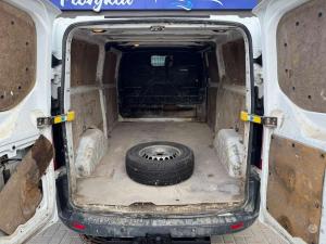 White Ford Transit Custom 2017 in Taurage, with an engine capacity of 2.00 L and mileage of 186 thousand km for 7000 €, photo 8 on AUTOMOTO.COM.LV