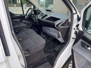 White Ford Transit Custom 2017 in Taurage, with an engine capacity of 2.00 L and mileage of 186 thousand km for 7000 €, photo 10 on AUTOMOTO.COM.LV