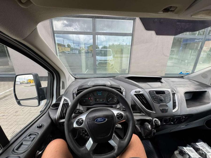White Ford Transit Custom 2017 in Taurage, with an engine capacity of 2.00 L and mileage of 186 thousand km for 7000 €, photo 12 on AUTOMOTO.COM.LV