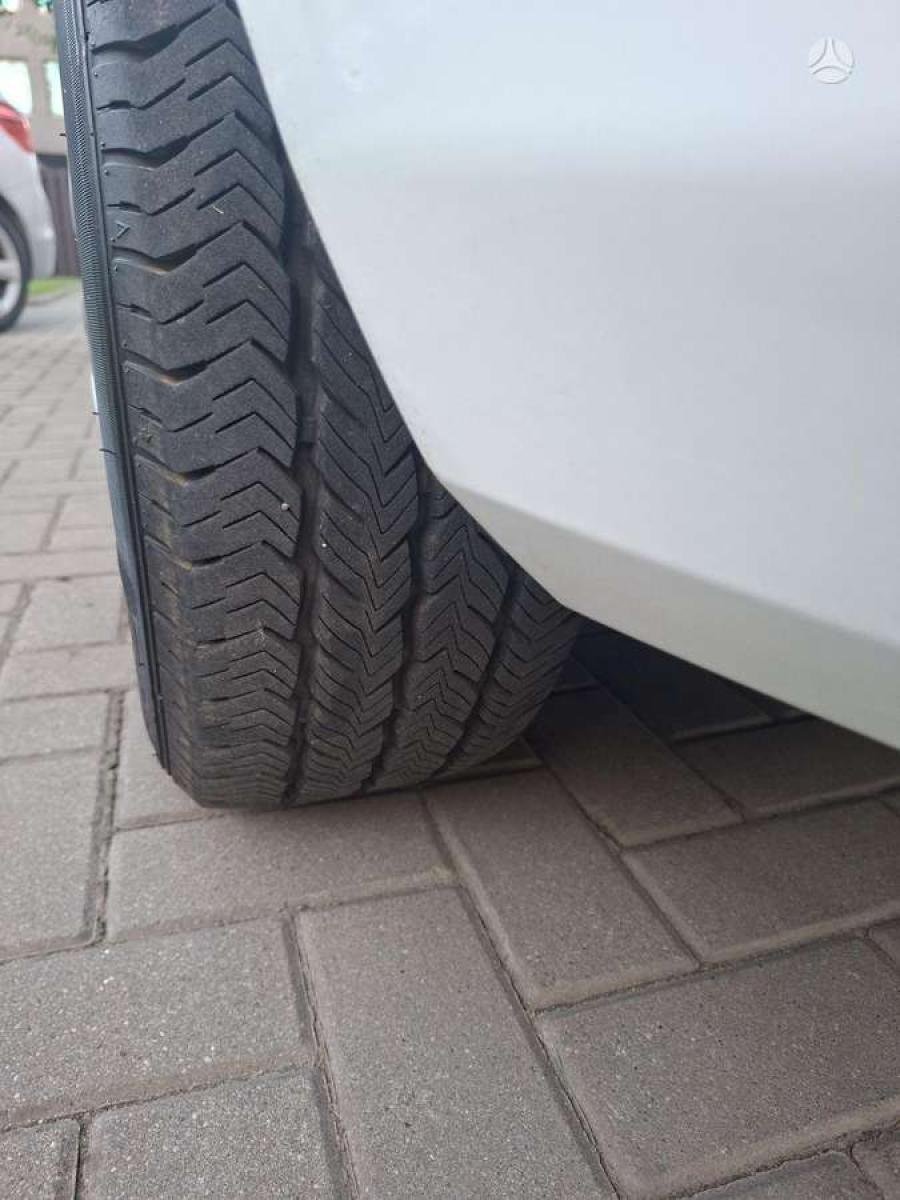 Balts Ford Transit Custom 2017 Kauņa, ar dzinēja tilpumu 2.00 L un nobraukumu 270 tūkst. km par 9650 €, foto 20 vietnē AUTOMOTO.COM.LV