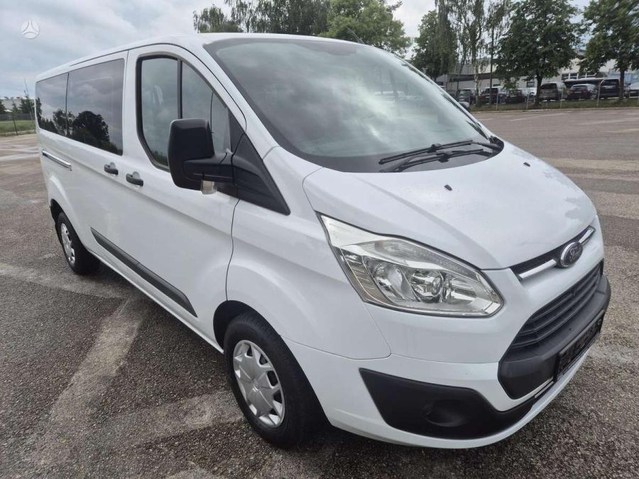 White Ford Transit Custom 2017 in Marijampole, with an engine capacity of 2.00 L and mileage of 220 thousand km for 12200 €, photo 7 on AUTOMOTO.COM.LV