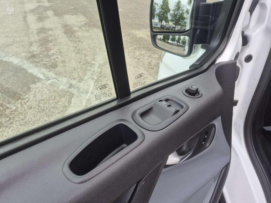 White Ford Transit Custom 2017 in Marijampole, with an engine capacity of 2.00 L and mileage of 220 thousand km for 12200 €, photo 17 on AUTOMOTO.COM.LV