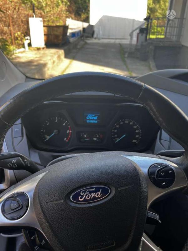 Ford Transit Custom 2017 Kauņa vietnē Balts Ford Transit Custom 2017 Kauņa, ar dzinēja tilpumu 2.00 L un nobraukumu 252 tūkst. km par 8349 €, foto 8 vietnē AUTOMOTO.COM.LV