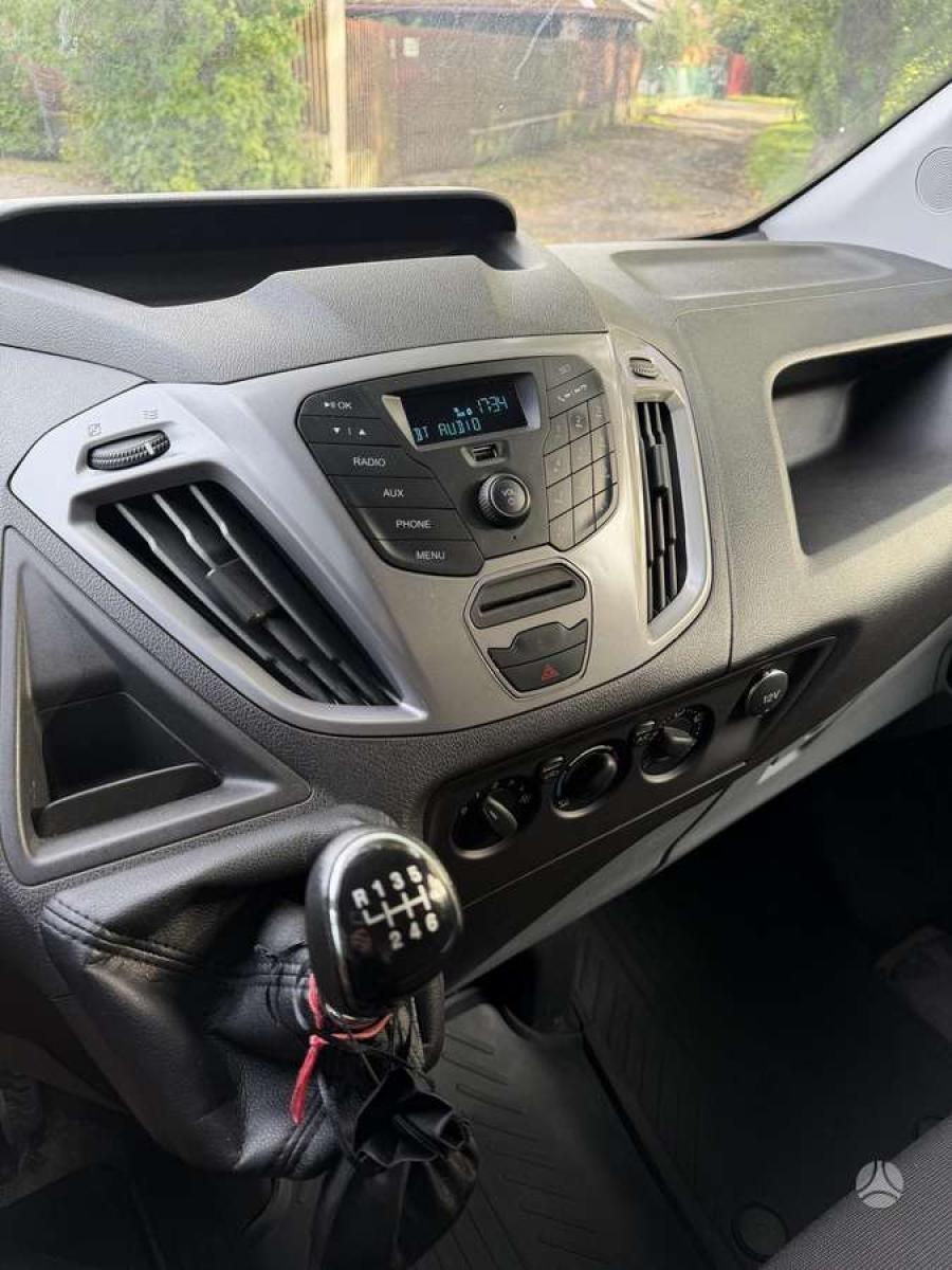 Balts Ford Transit Custom 2017 Viļņa, ar dzinēja tilpumu 2.00 L un nobraukumu 204 tūkst. km par 7500 €, foto 3 vietnē AUTOMOTO.COM.LV