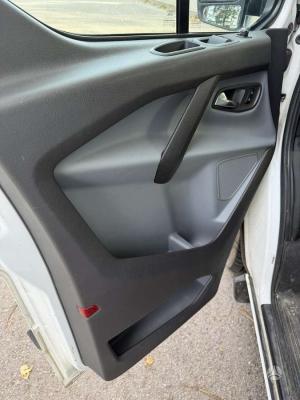 Balts Ford Transit Custom 2017 Viļņa, ar dzinēja tilpumu 2.00 L un nobraukumu 204 tūkst. km par 7500 €, foto 4 vietnē AUTOMOTO.COM.LV