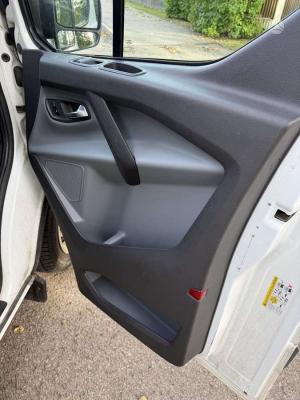 Balts Ford Transit Custom 2017 Viļņa, ar dzinēja tilpumu 2.00 L un nobraukumu 204 tūkst. km par 7500 €, foto 5 vietnē AUTOMOTO.COM.LV