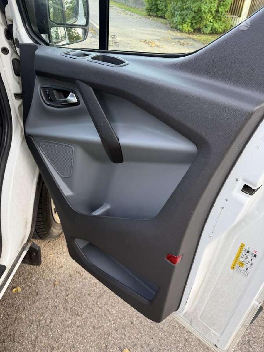 Balts Ford Transit Custom 2017 Viļņa, ar dzinēja tilpumu 2.00 L un nobraukumu 204 tūkst. km par 7500 €, foto 5 vietnē AUTOMOTO.COM.LV