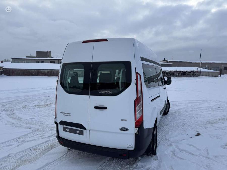 White Ford Transit Custom 2018 in Taurage, with an engine capacity of 2.00 L and mileage of 136 thousand km for 11300 €, photo 4 on AUTOMOTO.COM.LV