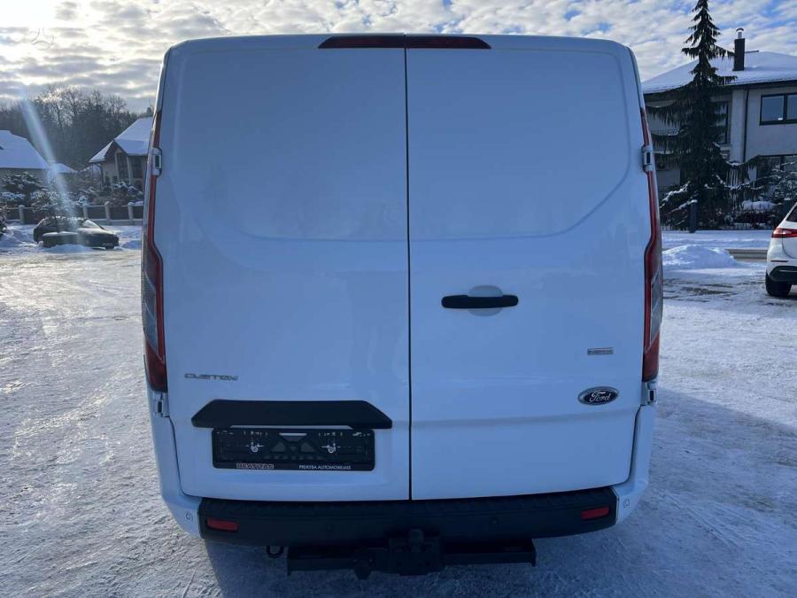 White Ford Transit Custom 2018 in Alytus, with an engine capacity of 2.00 L and mileage of 191 thousand km for 10648 €, photo 6 on AUTOMOTO.COM.LV