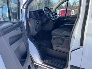 White Ford Transit Custom 2018 in Alytus, with an engine capacity of 2.00 L and mileage of 191 thousand km for 10648 €, photo 14 on AUTOMOTO.COM.LV