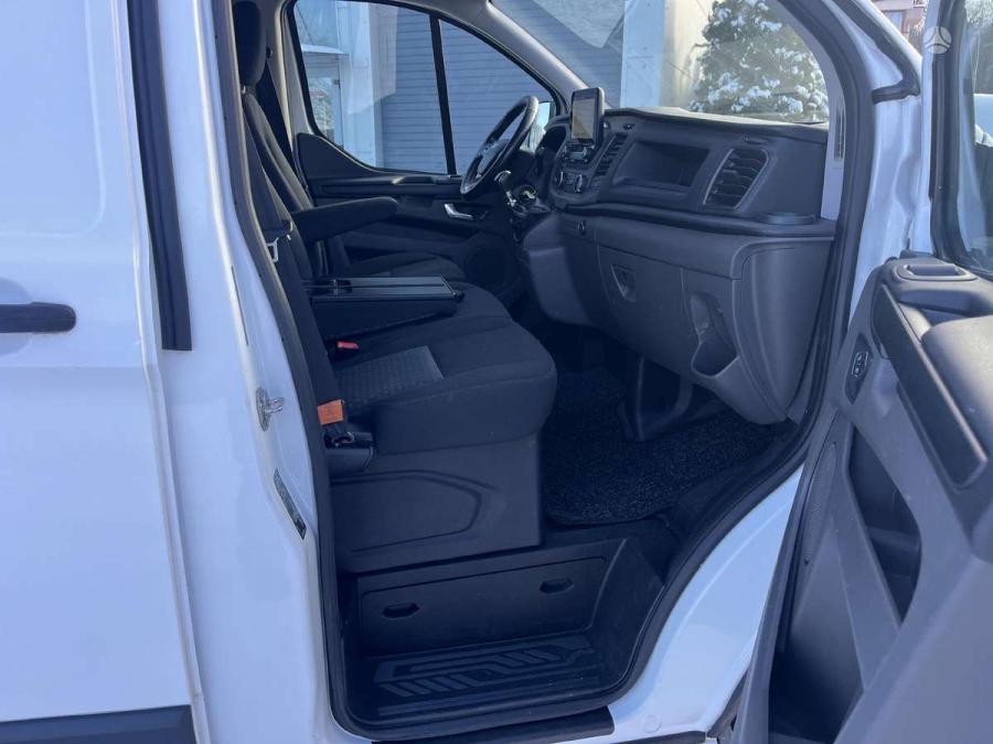 White Ford Transit Custom 2018 in Alytus, with an engine capacity of 2.00 L and mileage of 191 thousand km for 10648 €, photo 15 on AUTOMOTO.COM.LV