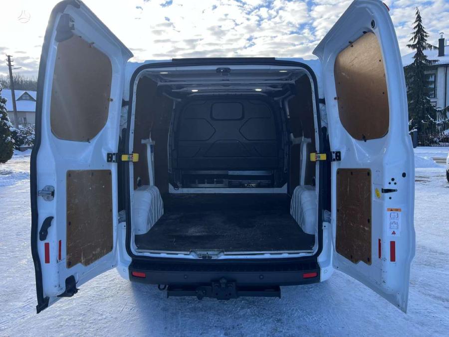 White Ford Transit Custom 2018 in Alytus, with an engine capacity of 2.00 L and mileage of 191 thousand km for 10648 €, photo 20 on AUTOMOTO.COM.LV
