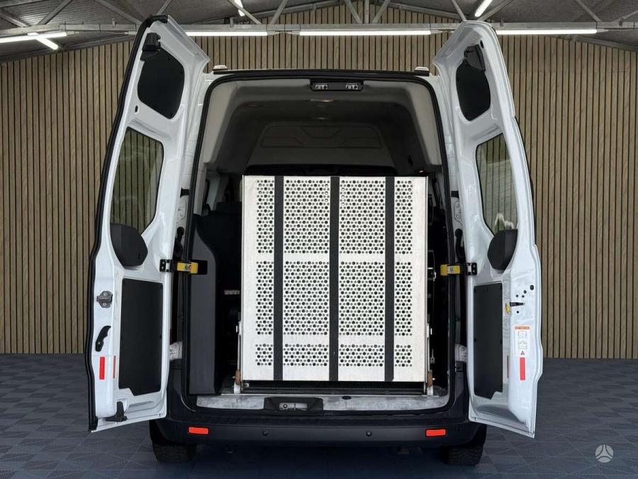 Balts Ford Transit Custom 2018 Marijampole, ar dzinēja tilpumu 2.00 L un nobraukumu 272 tūkst. km par 11450 €, foto 11 vietnē AUTOMOTO.COM.LV