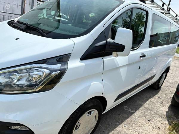 White Ford Transit Custom 2018 in Utena, with an engine capacity of 2.00 L and mileage of 226 thousand km for 11900 €, photo 2 on AUTOMOTO.COM.LV