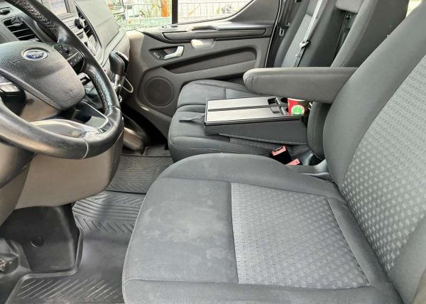 White Ford Transit Custom 2018 in Utena, with an engine capacity of 2.00 L and mileage of 226 thousand km for 11900 €, photo 6 on AUTOMOTO.COM.LV