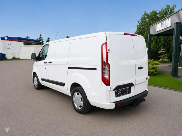 White Ford Transit Custom 2018 in Pakruojis, with an engine capacity of 2.00 L and mileage of 183 thousand km for 7400 €, photo 5 on AUTOMOTO.COM.LV